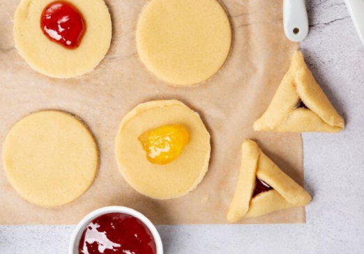 How to Make a Purim Gift Basket | The Jewish Educator Portal