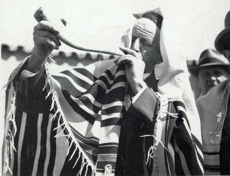 Tishrei Holiday Celebrations: Photographs from the JDC Archives | The ...